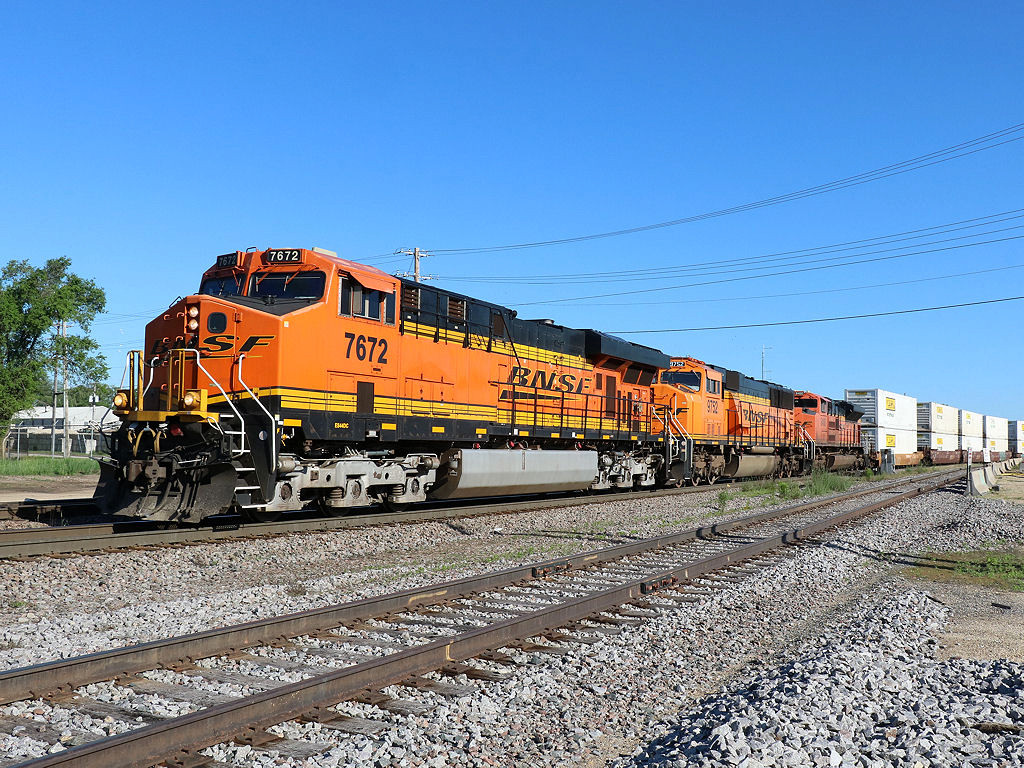 BNSF 7672